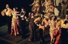 Lady Henderson präsentiert | Kritik | Film | critic.de