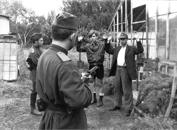 Stunde Null | Szenenbilder und Poster | Film | critic.de