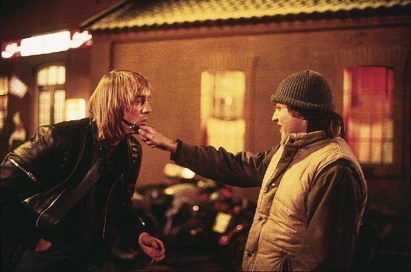 Treffer | Szenenbilder und Poster | Film | critic.de