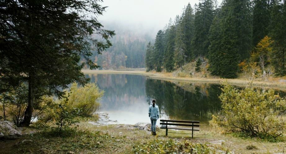 Oktober November | Szenenbilder und Poster | Film | critic.de