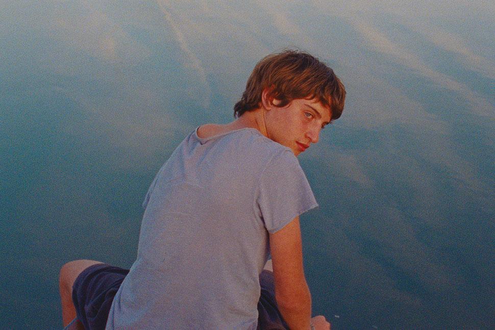 Strange River | Szenenbilder und Poster | Film | critic.de