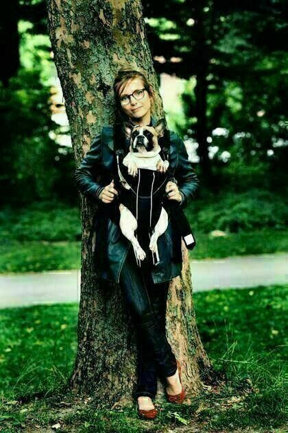 Alles inklusive | Szenenbilder und Poster | Film | critic.de