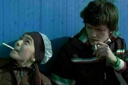 Araf – Im Niemandsland | Szenenbilder und Poster | Film | critic.de