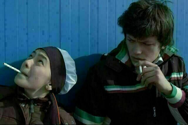 Araf – Im Niemandsland | Szenenbilder und Poster | Film | critic.de